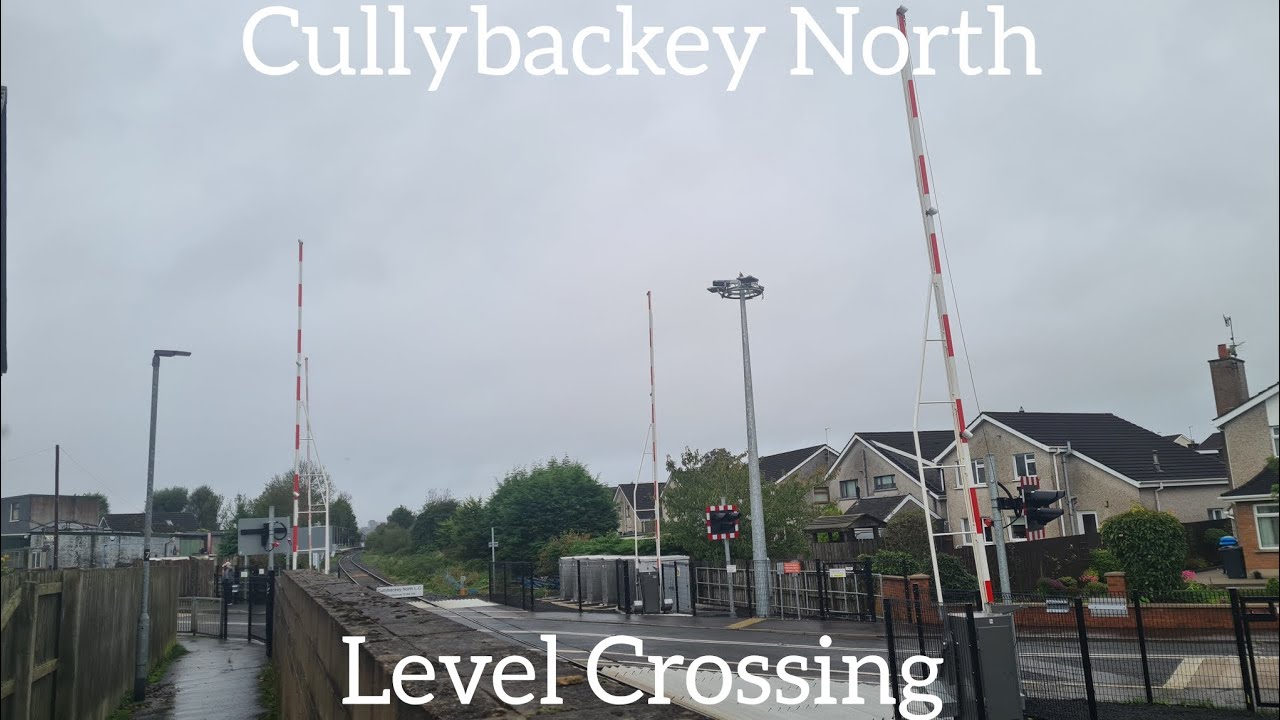 Cullybackey North Level Crossing (Ballymena) Monday October 09.10.2023 ...