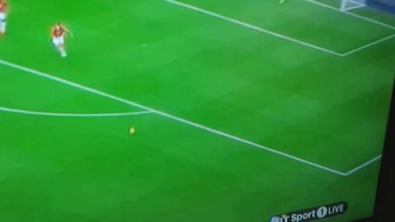 Vidic vs Kyle Walker huge tackle! - YouTube