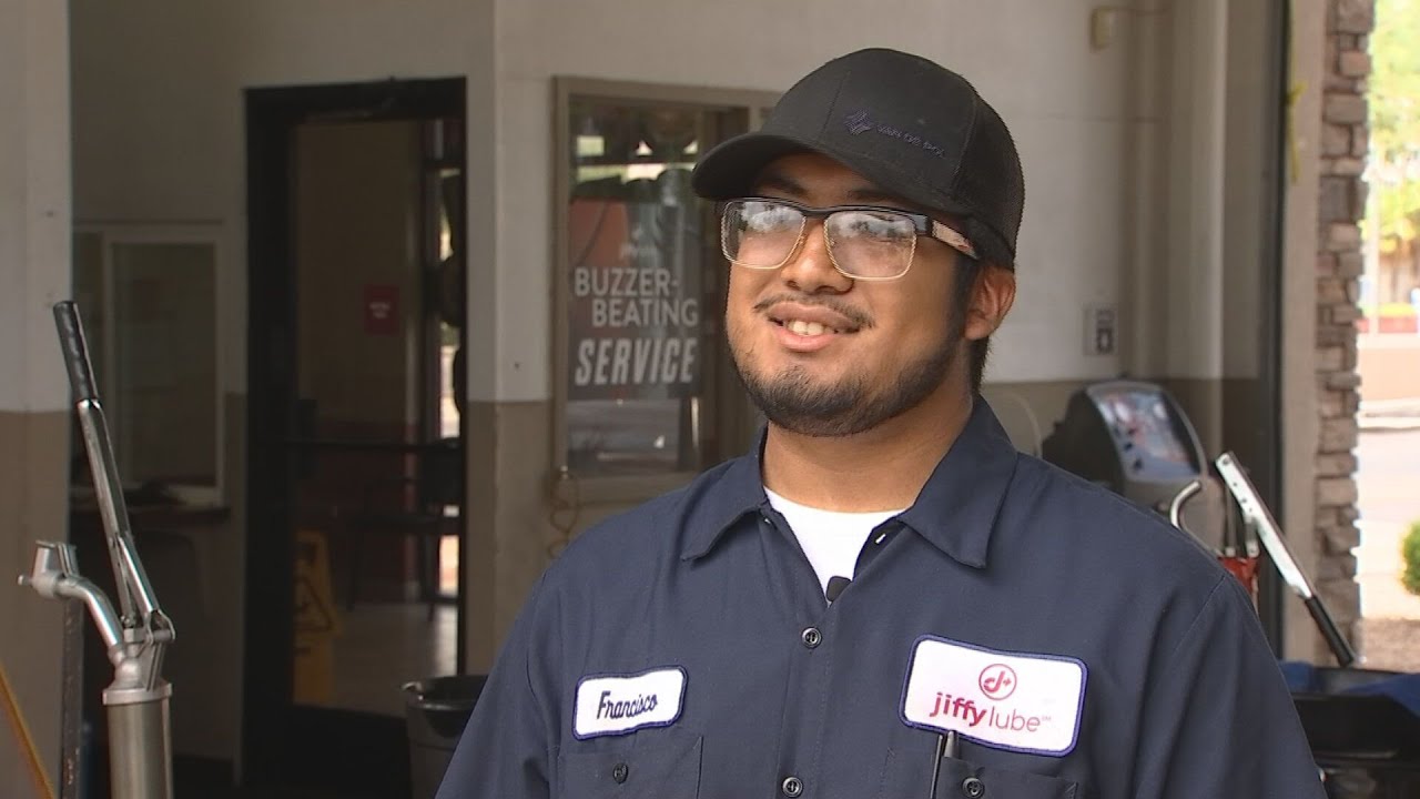 Avondale teen now runs Jiffy Lube store thanks to internship - YouTube