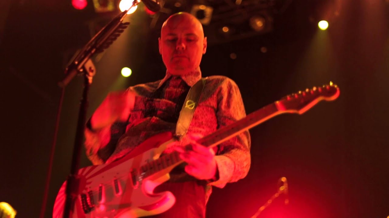 Smashing Pumpkins - Hummer, live in Berlin 11/30/2014 - YouTube