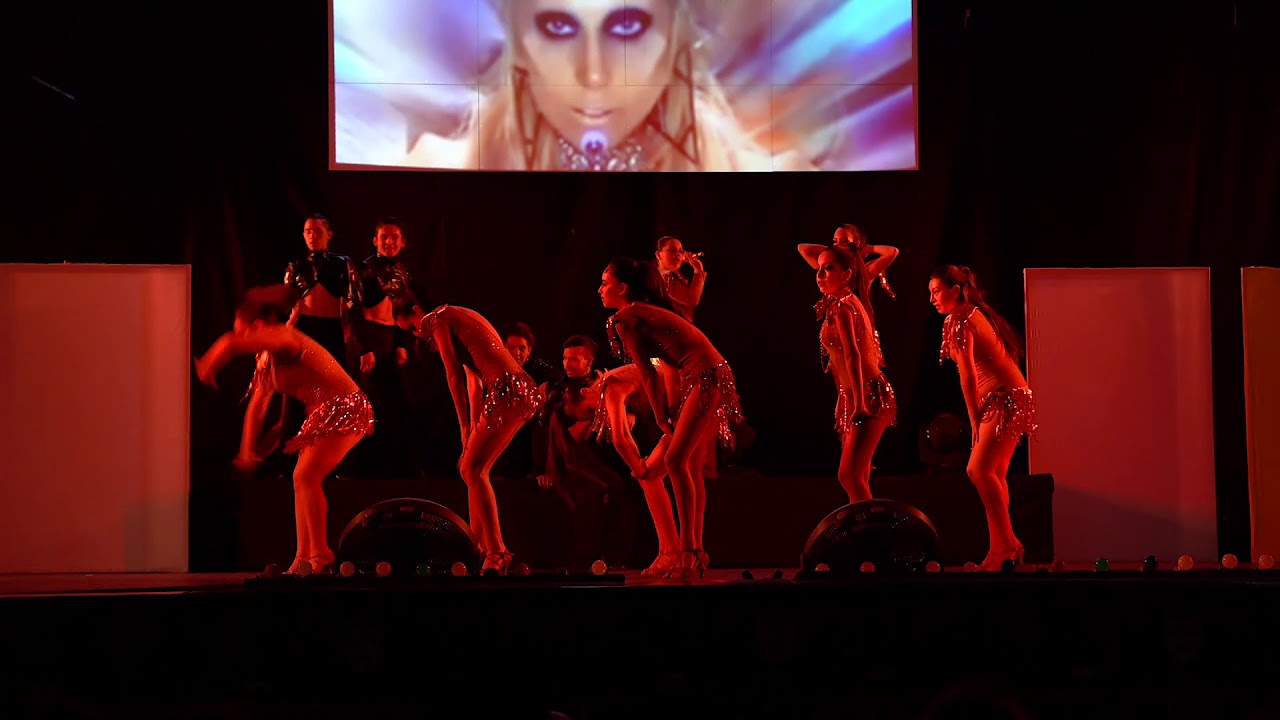 FREVO DANCE STUDIO / FREVO FEST Lady Gaga BAILE DEPORTIVO - YouTube