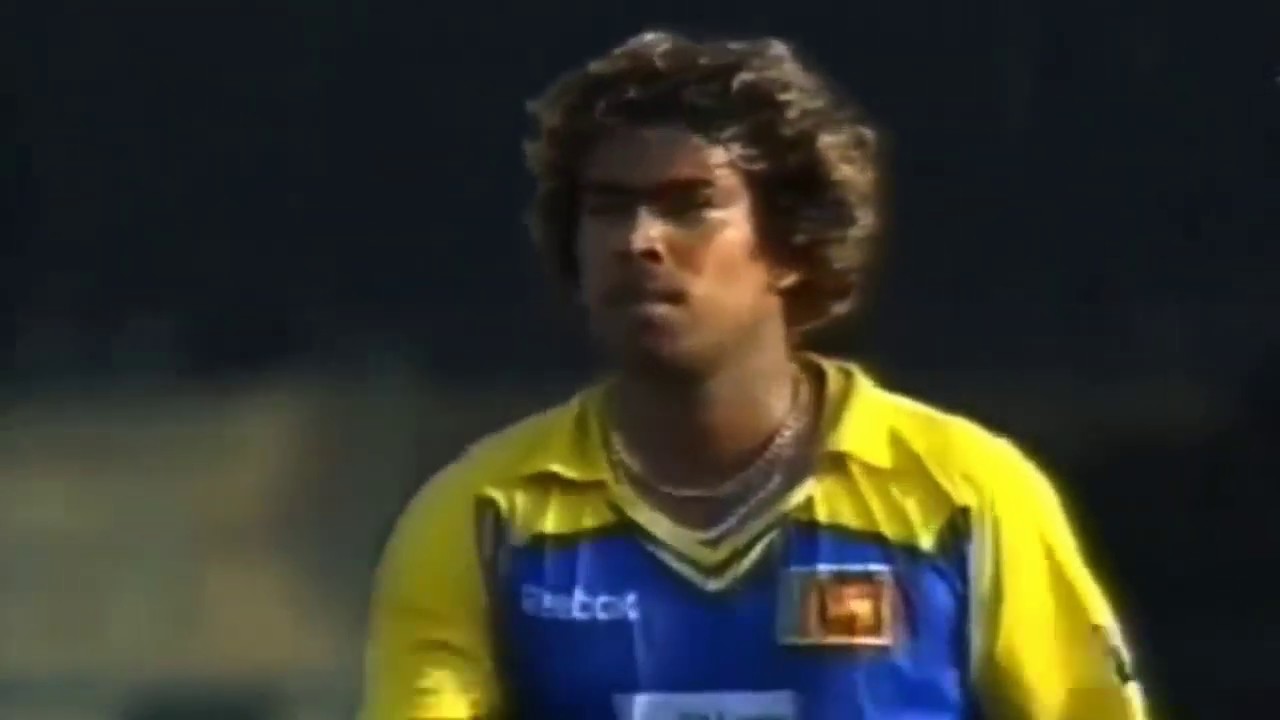 MALI VS Dhoni [Only from Malinga point of view] - YouTube
