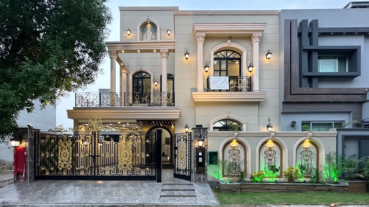 10 Marla Very Beautiful Attractive House 🏡 available in Bahria Town ...