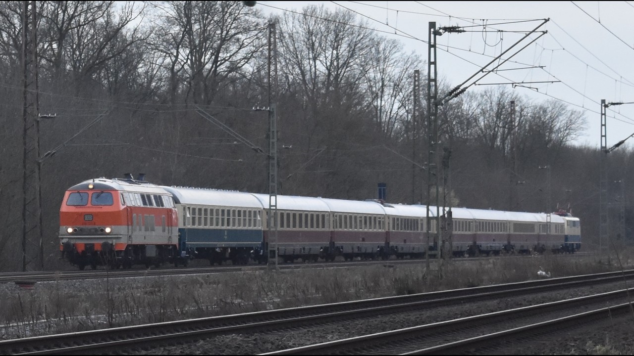 218 137 & 111 001 with special train basically blocked by regional 😢 ...