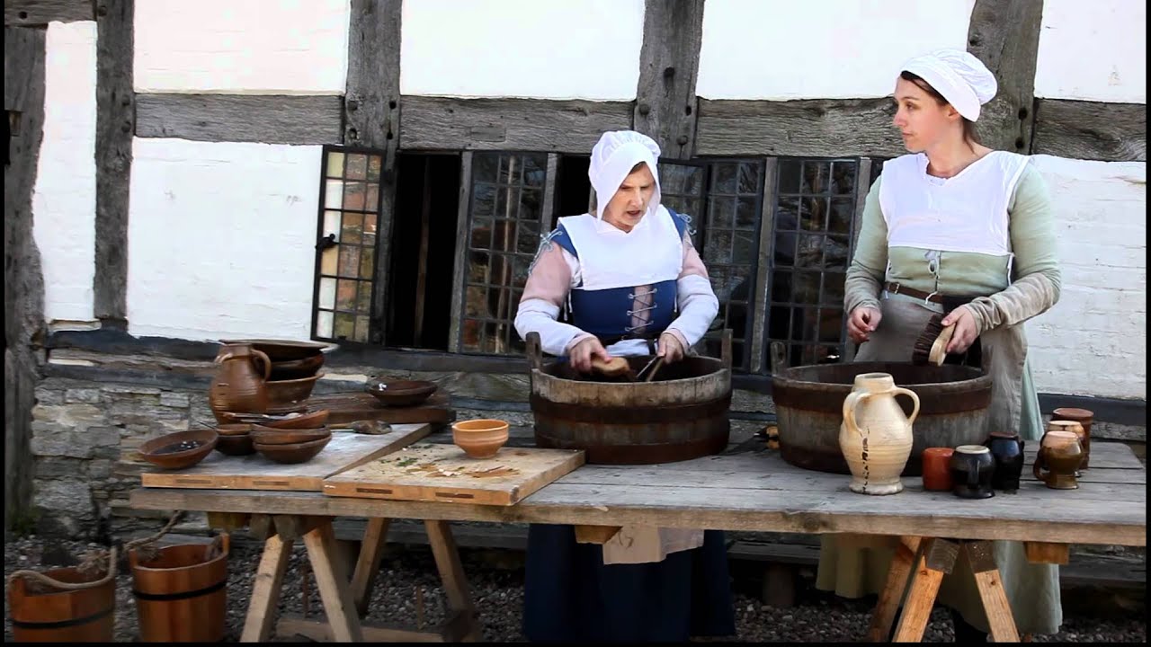 maids dressed in Tudor custume in Mary Arden's Farm Stratford-Upon-Avon ...