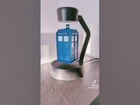 Spinning tardis daily - YouTube