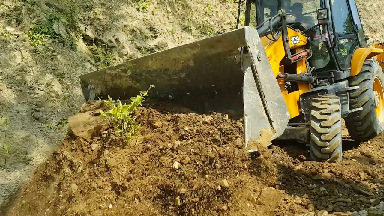 Multitasking Jcb Backhoe | Filling PotHoles and Ruts | Old Hilly Road ...
