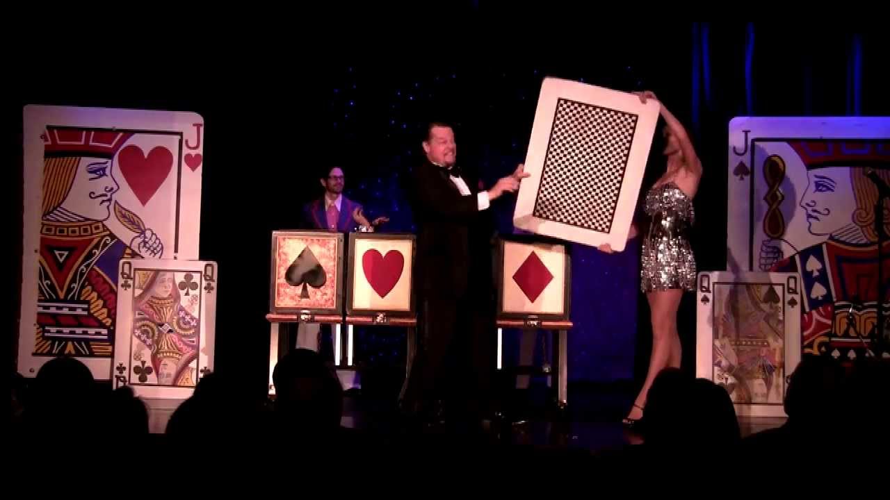 Greg Wilson - Divided in 4 - Worlds Largest Card Trick - from the Magic ...