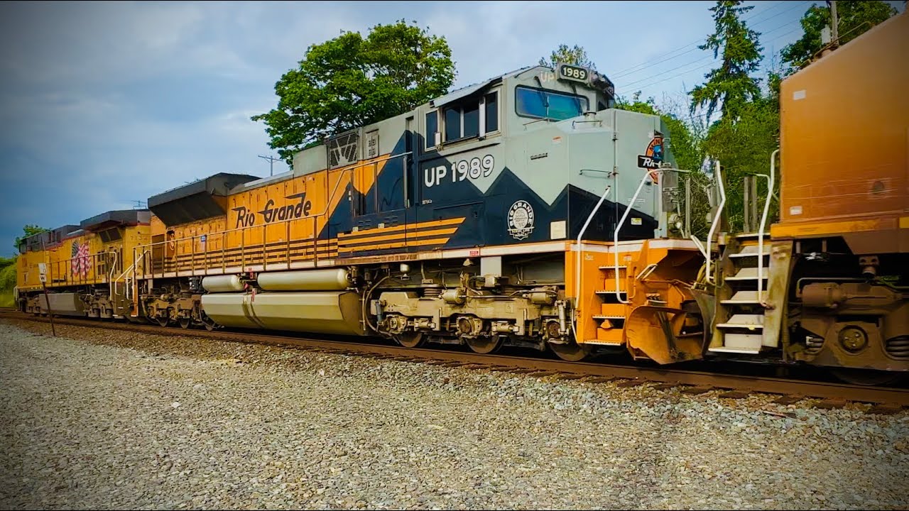 Union Pacific heritage unit 1989 Rio Grande visits Tacoma!!! - YouTube