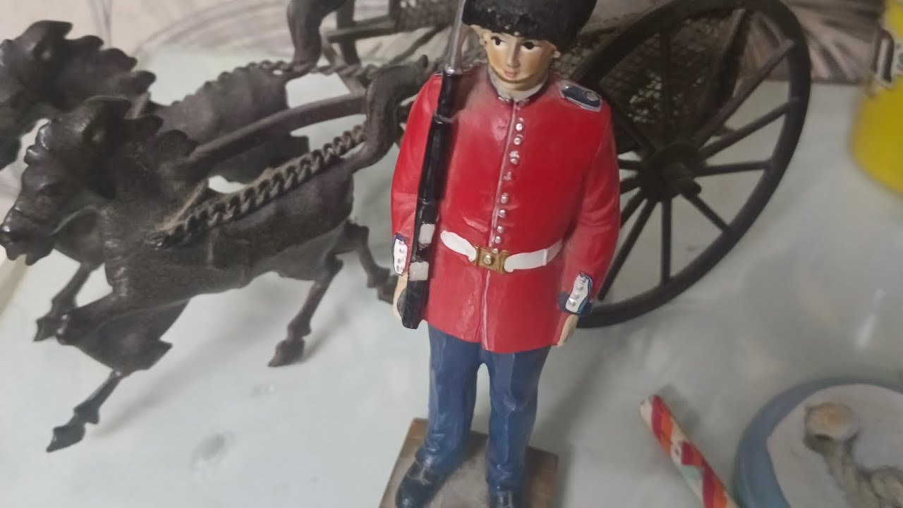 British royal guard captain Ross Poldark review - YouTube