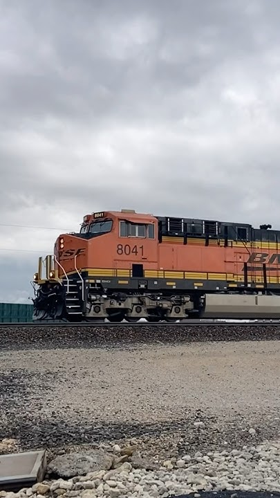 BNSF ES44C4 #8041 (Bonds Ranch Road) - YouTube