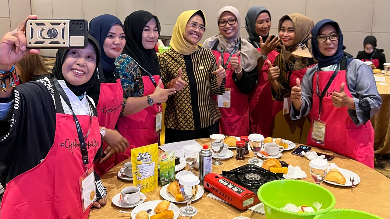 HeLo Women “Pelatihan Chef” - YouTube