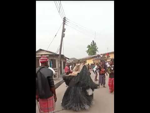 Ijaw Culture : Blacky Masquerade of Okrika - YouTube