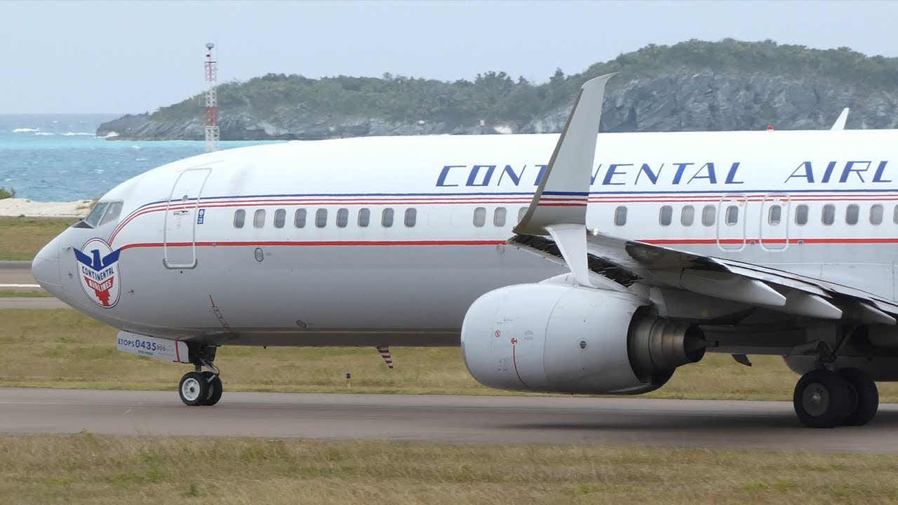 (4K) *RARE* United Airlines 737-900(ER) in Retro Continental Livery ...