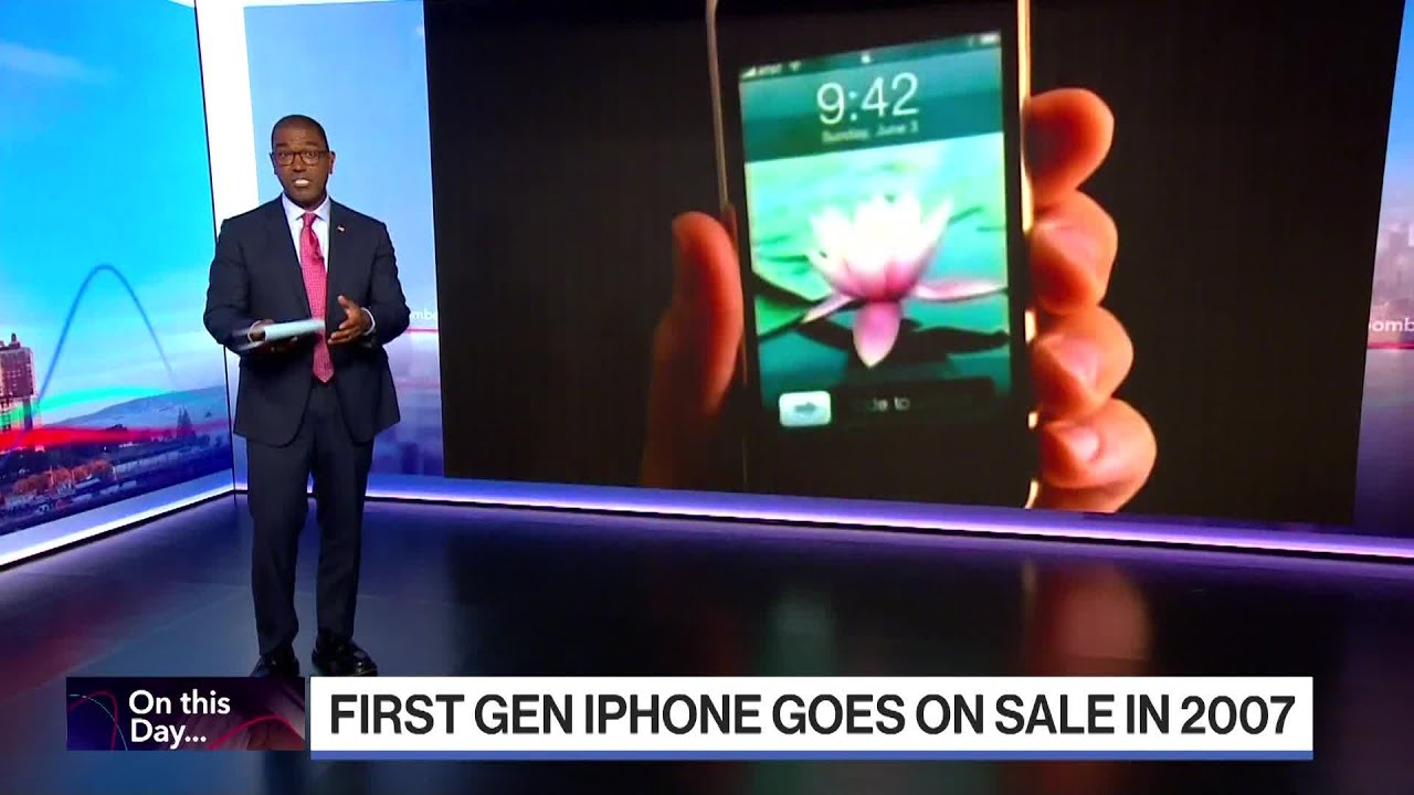 First Gen iPhone Goes On Sale in 2007 | On This Day - YouTube