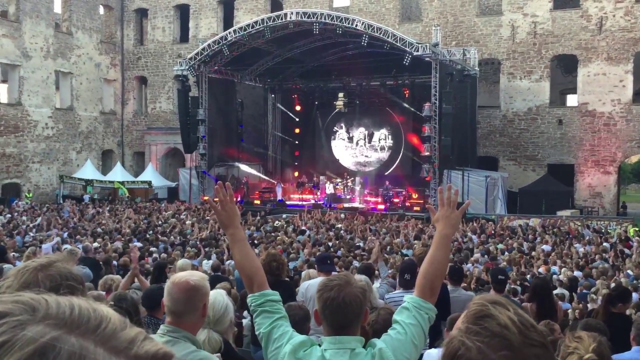 Håkan Hellström - Ramlar @ Borgholms slottsruin 2017 - YouTube