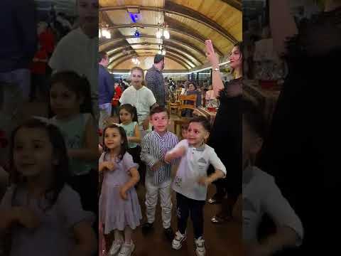 Çox əyləndim xalam  oğlu ilə yanımda ki oğlan xalam oğludu😊