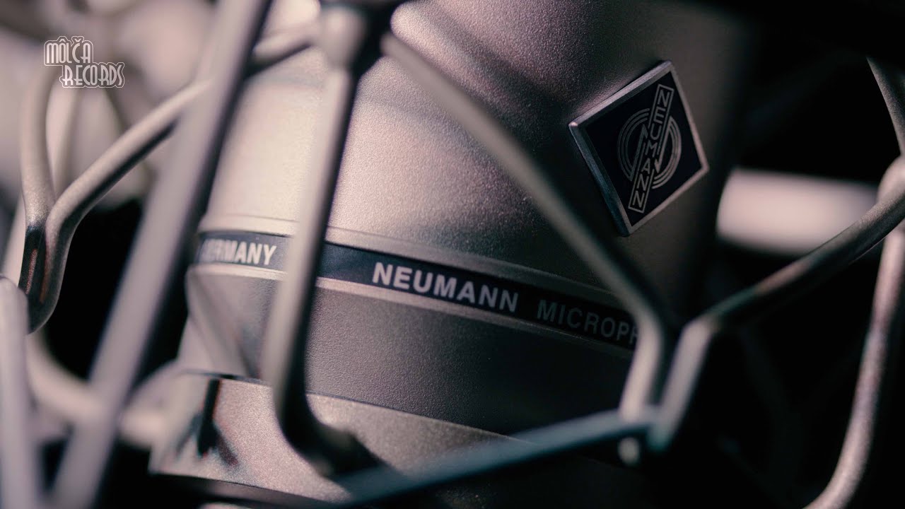 Neumann U87 Ai, AKG C414 XLII, Rode K2 - mic test (Môlča records) - YouTube