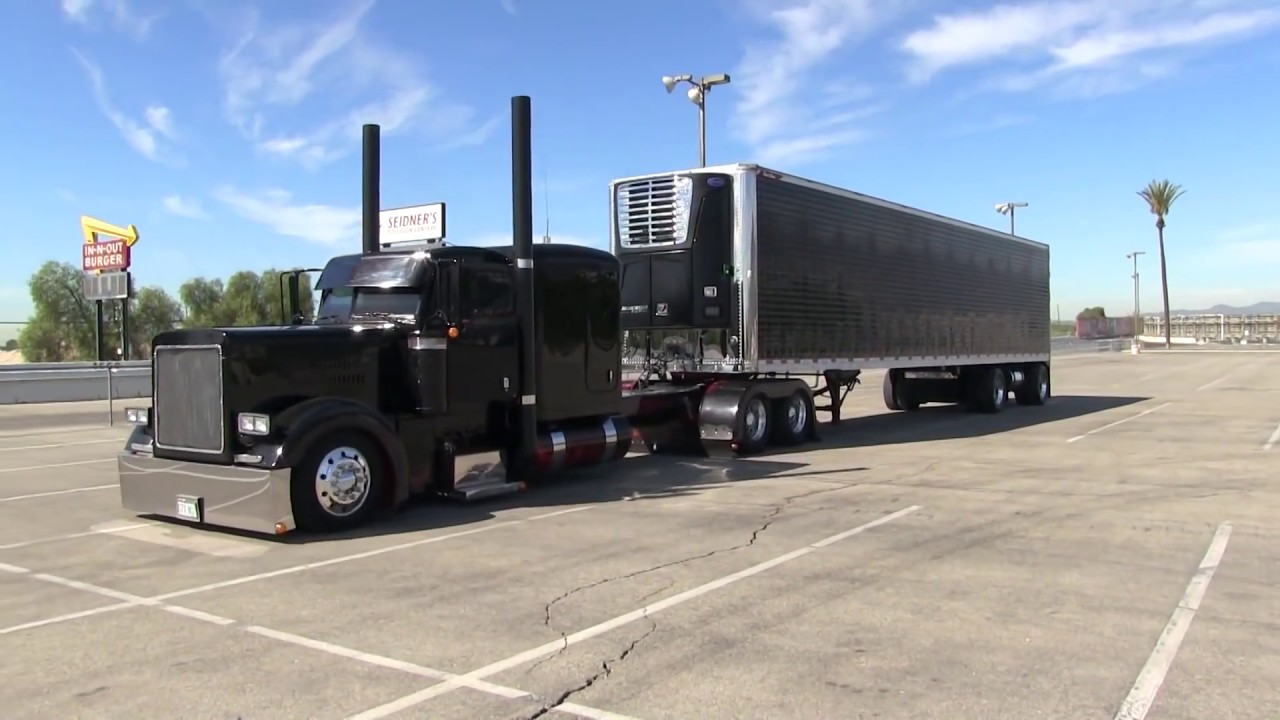 Peterbilt 379 Total Black - YouTube