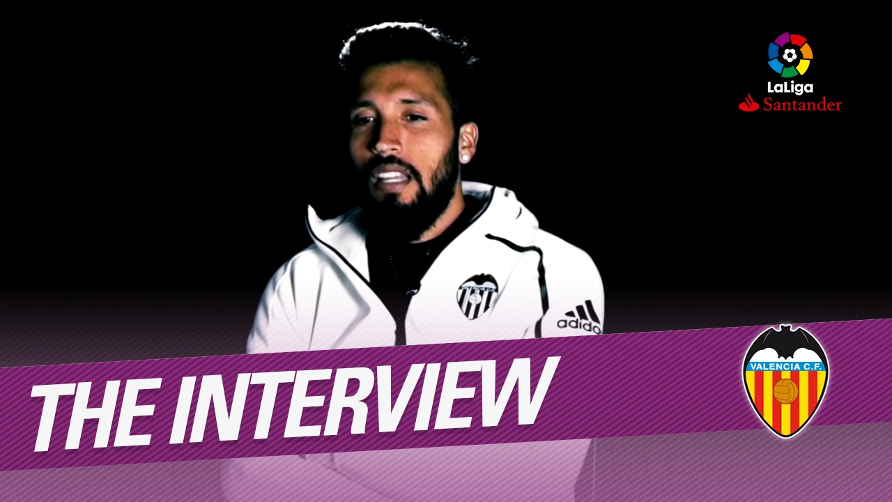 The interview: Ezequiel Garay, Valencia CF player - YouTube