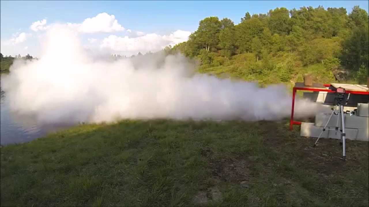 KNO3 Erythritol rocket engine test - YouTube