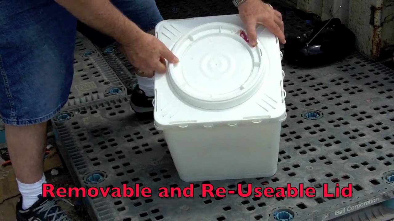 11.3 Gallon Life-Latch Screw Top Plastic Bucket.mov - YouTube
