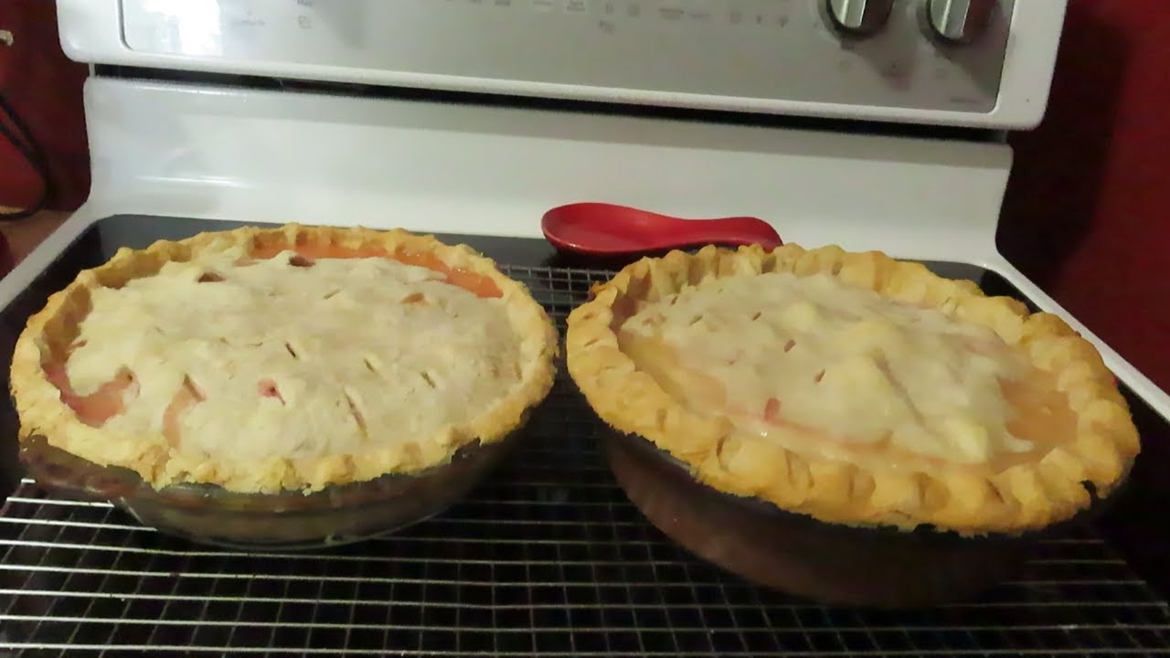 Rodney's Rhubarb Pies - YouTube