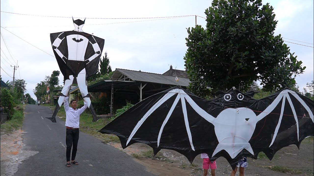 NAIKIN LAYANGAN SUPER BESAR DI DESA BISA GAK YA? - YouTube
