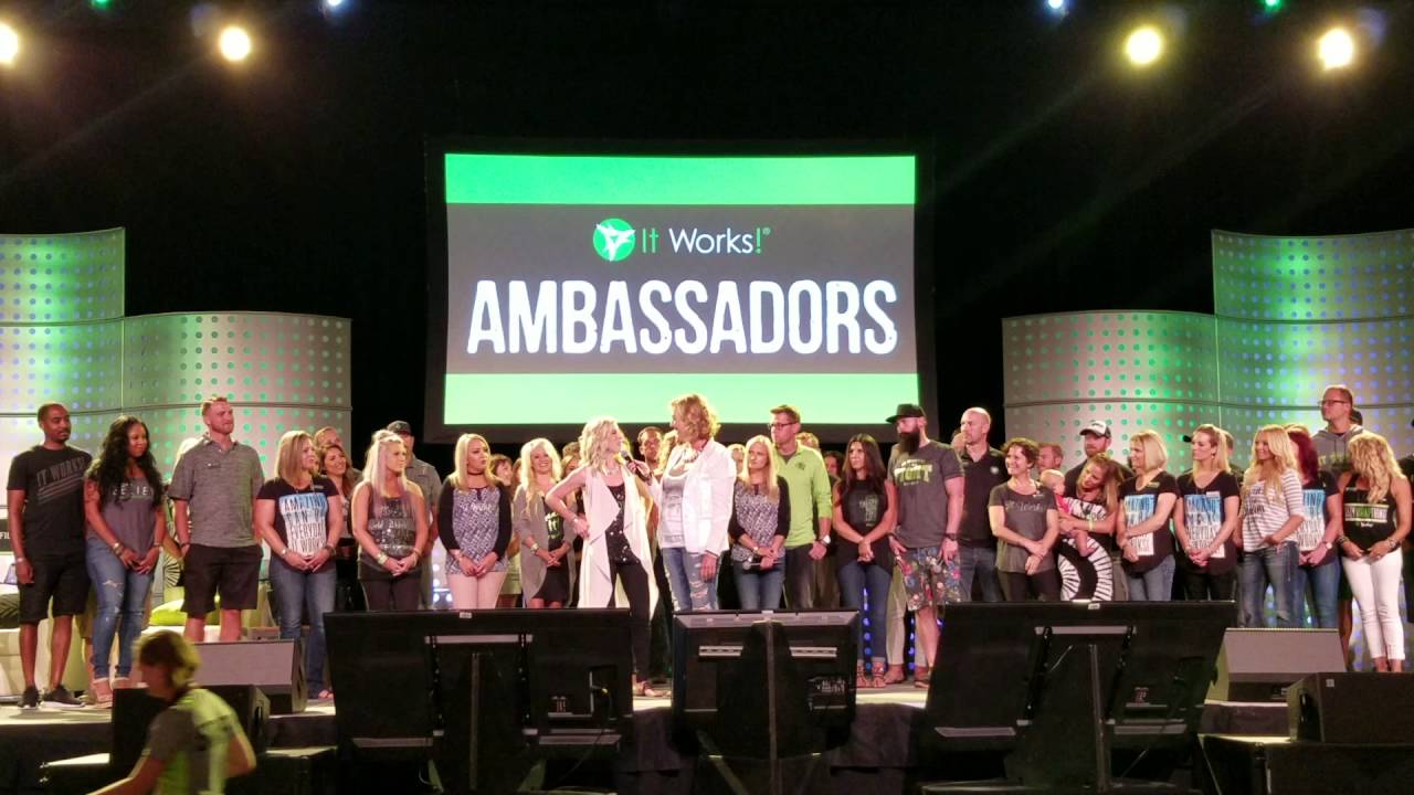 Erin Tweed - Ambassador Diamond @ Green Carpet 2016 - YouTube