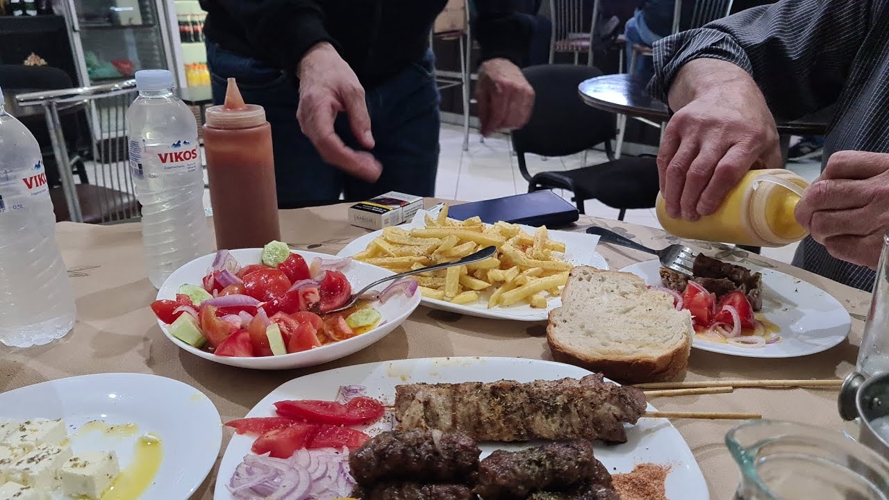 με τα καλύτερα βρώμικα της περιοχής σε καφενείο της Ξάνθης για ...