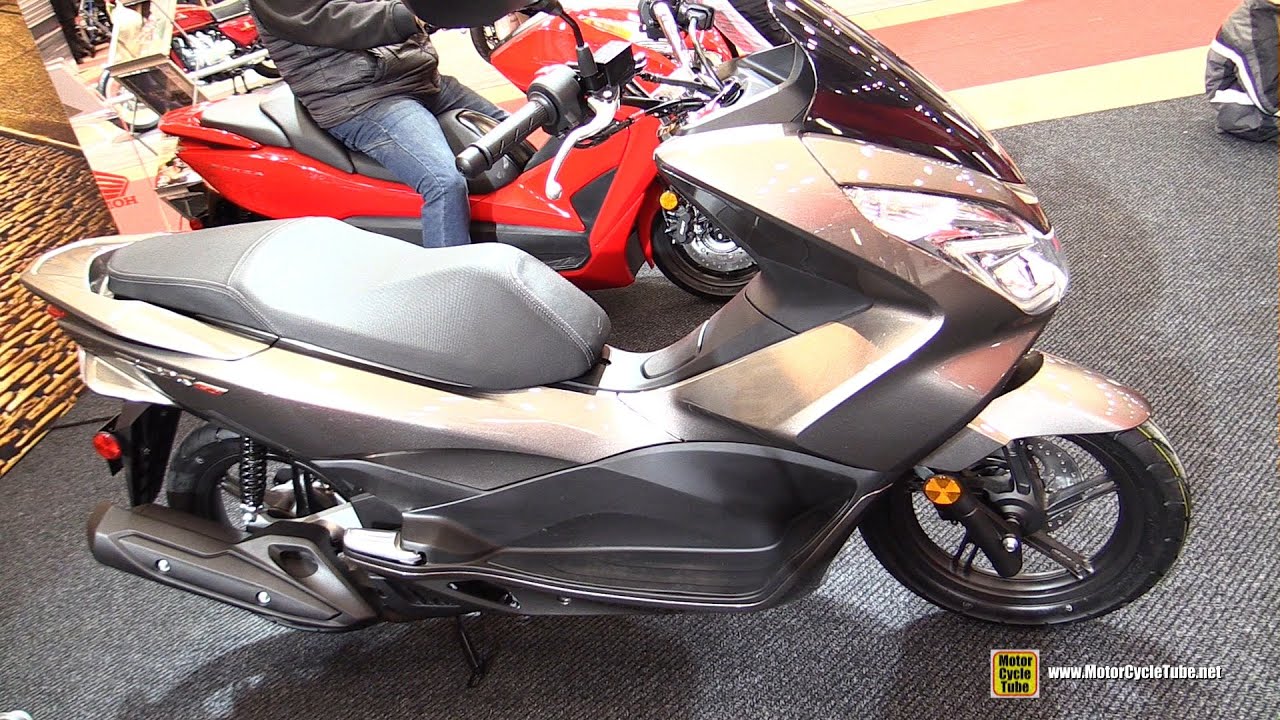 2015 Honda PCX150 Scooter - Walkaround - 2015 Salon Moto de Quebec ...