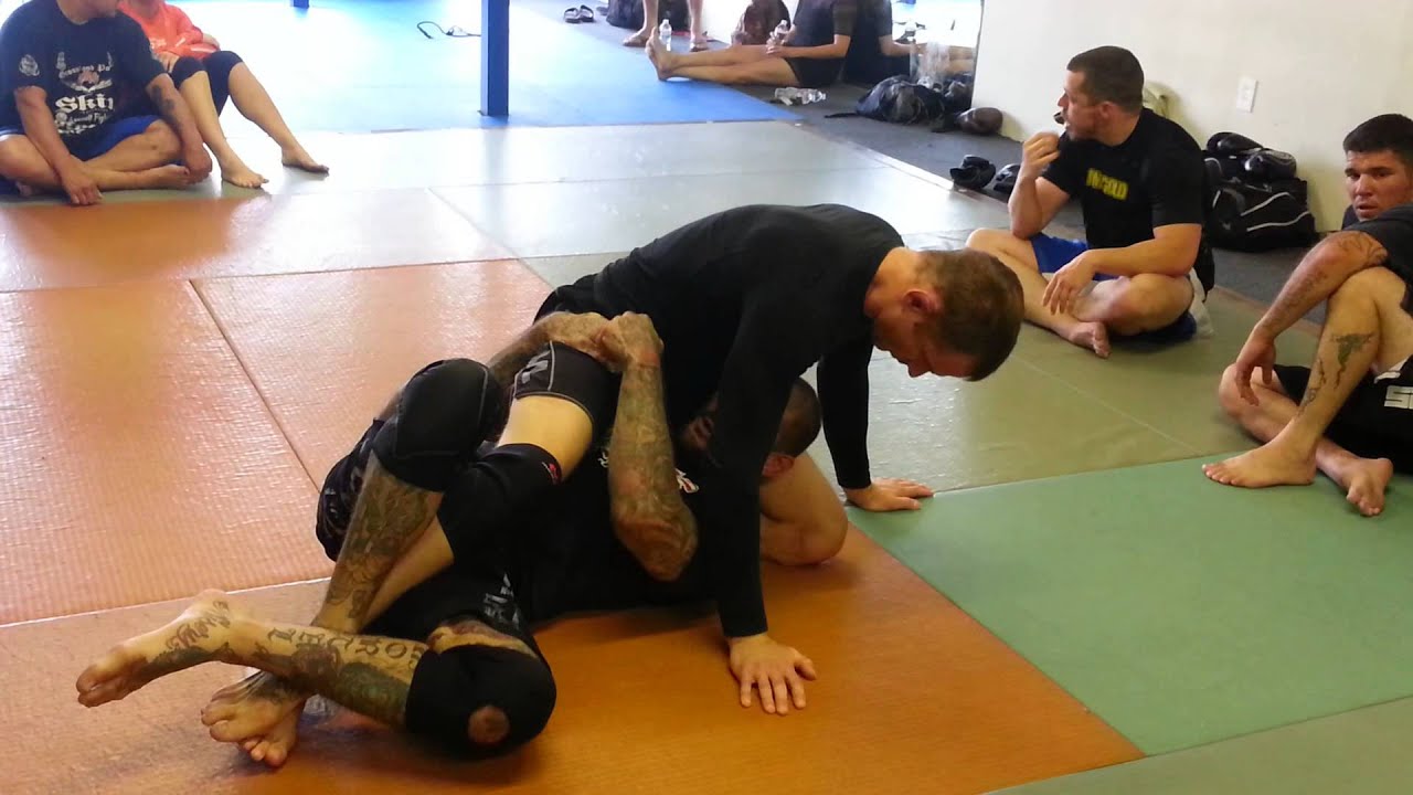 deep half guard spin sweep.mp4 - YouTube