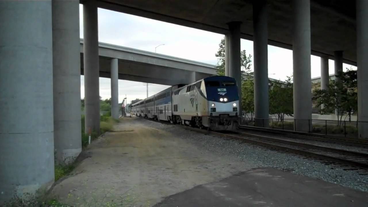 P42DC #54 on Amtrak #582 meets Coaster #663 at Sorrento Valley - YouTube