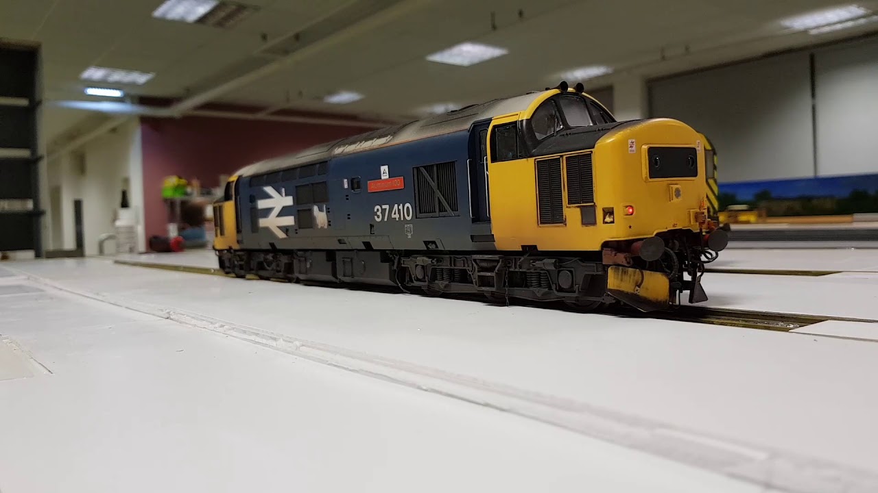 Heljan Class 37/4 No. 37410 'Aluminium 100' Video 2 - YouTube