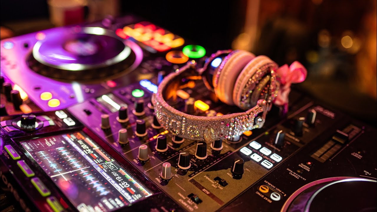 Dj sarah giggle 2023 - YouTube