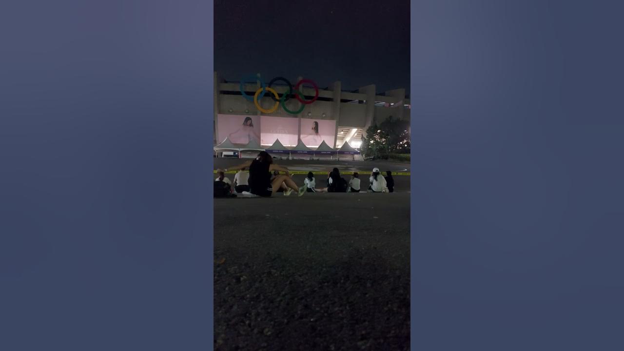 아이유(IU) - 좋은날 (20220918) 잠실 올림픽 주경기장 - YouTube