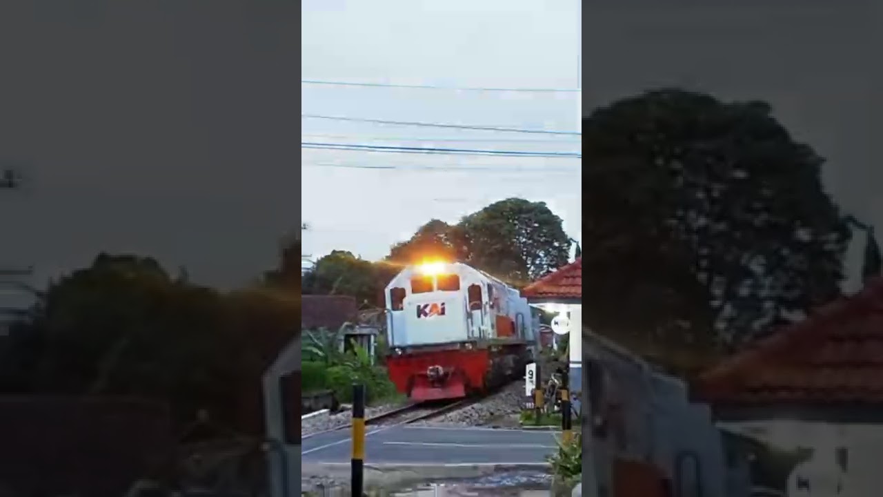 CC 201 83 07 SI BADER LOKOMOTIF ANGKER - YouTube