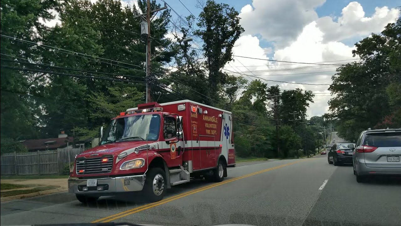 Fairfax County Ambulance 408 responding to medical emergency - YouTube