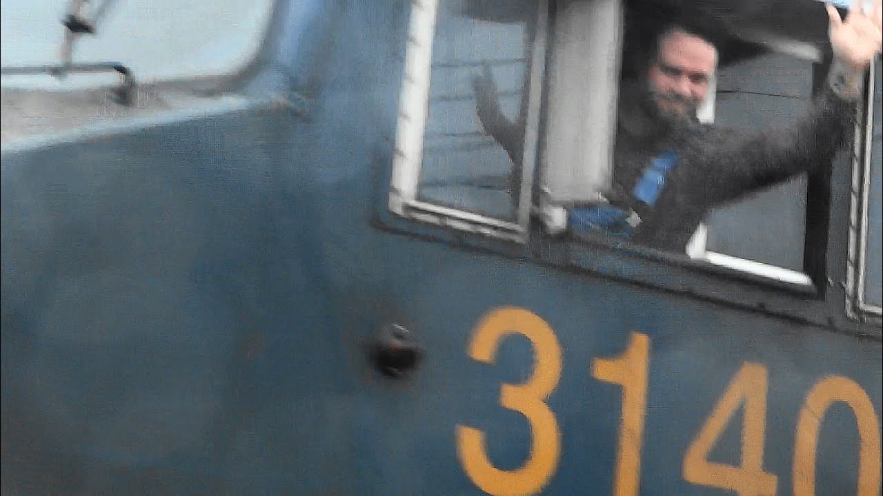 Friendly Crew On CSX Freight Train In Jessup - YouTube