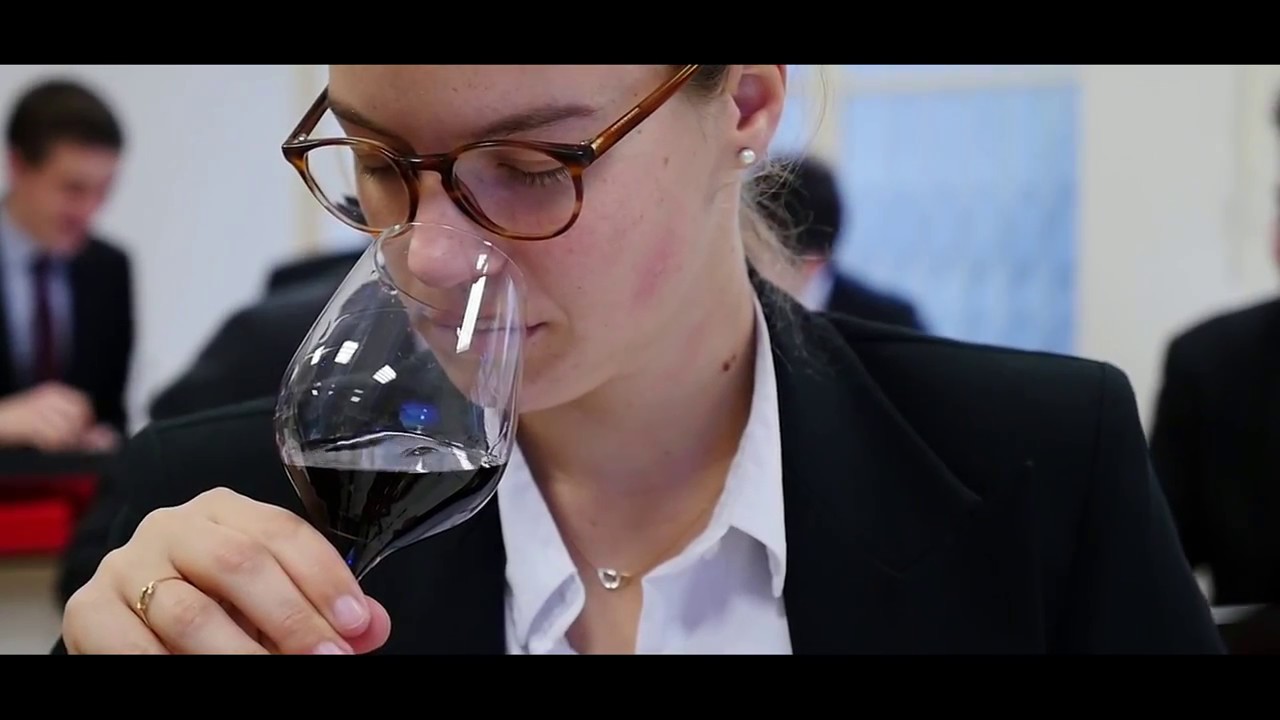 Sommeliers students training with Le Nez du Vin - YouTube