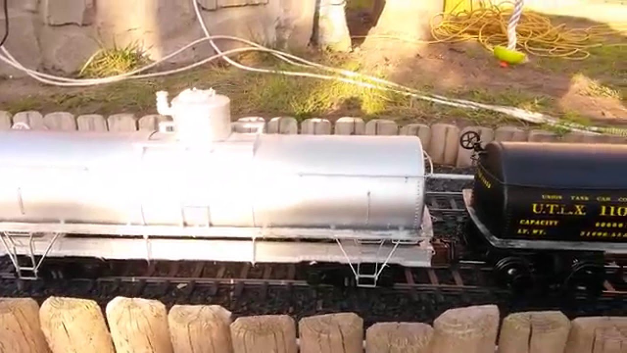Bachmann Spectrum G scale framed and frameless tank cars - YouTube