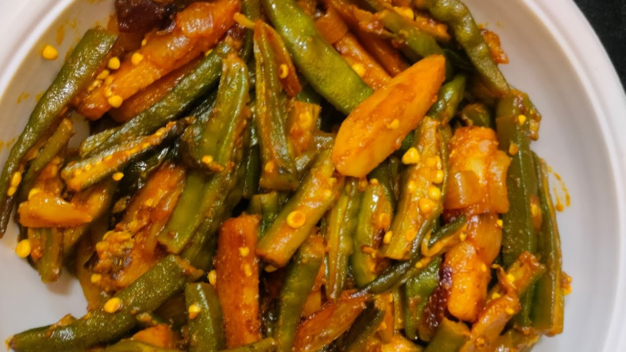 Aalo Bhindi ki subzi || Potato fusion with Lady finger || Indian Food ...