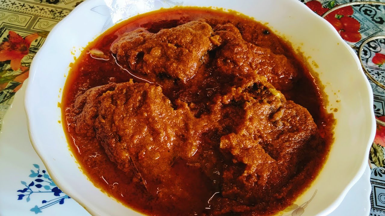 Bengali Style Machhli Kalia - YouTube