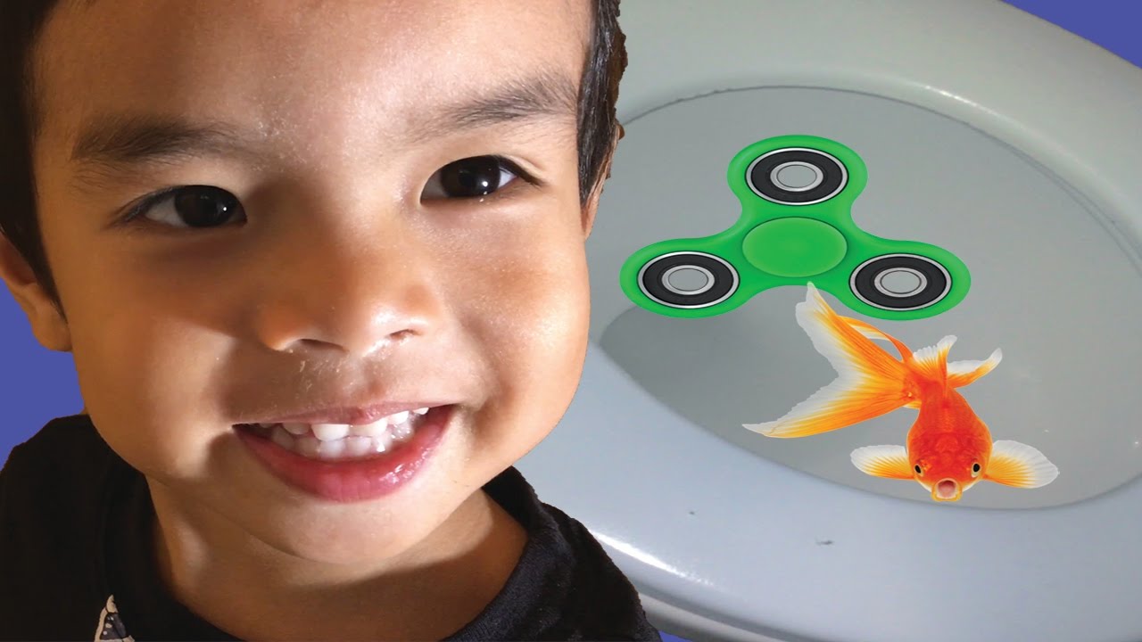 FIDGET SPINNER Toy in Toilet Water, Accident Will Happen Fast fidget ...