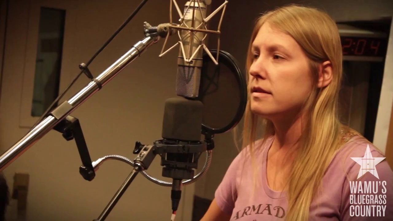 Zoe Muth - If I Can't Trust You With a Quarter [Live at WAMU's Bluegras ...