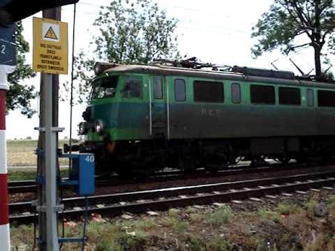 Pociąg pośpieszny do Poznania. The fast train to Poznan. - YouTube