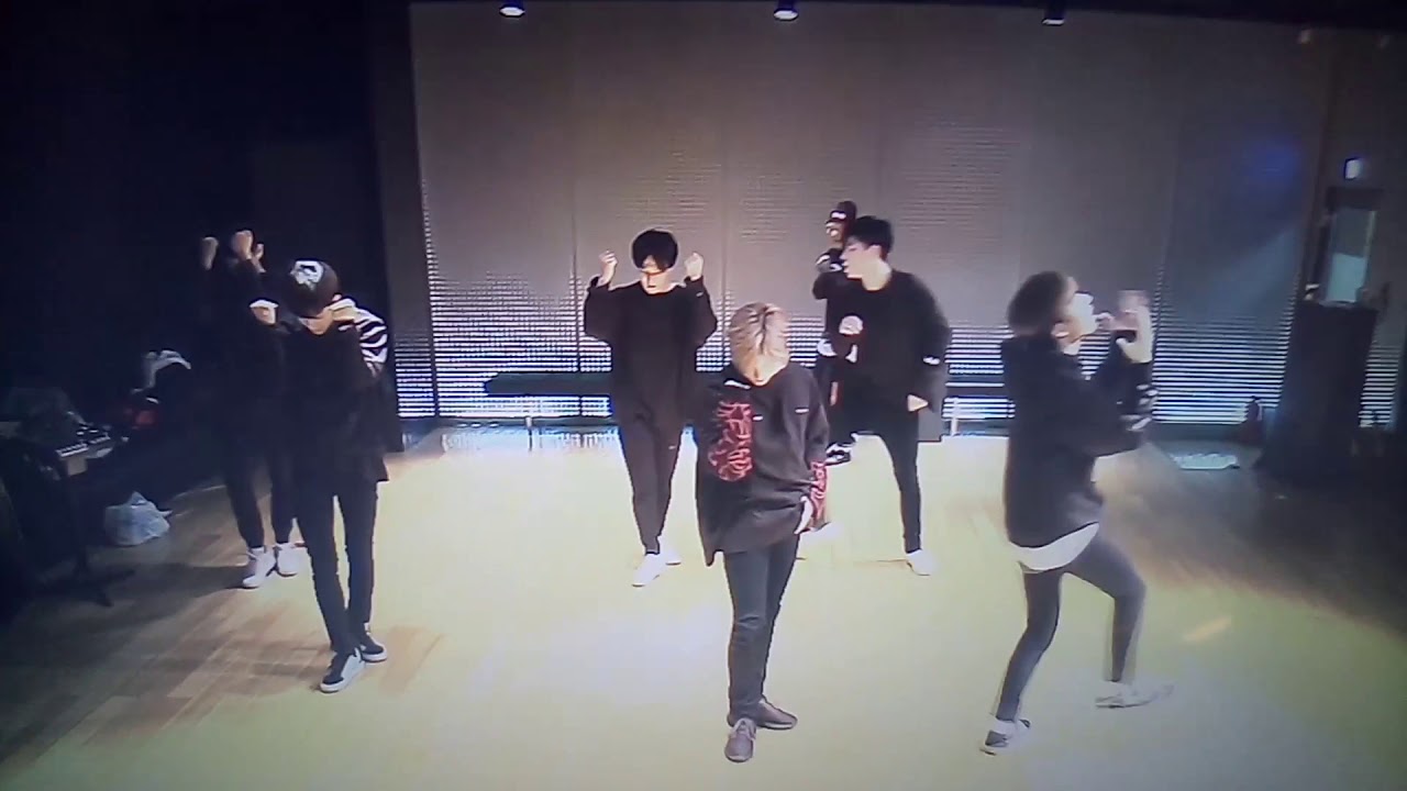 This is ikonic dance - YouTube