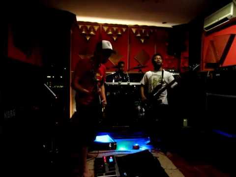 CYNIDE #5 - HALLOWED BY THY NAME - IRON MAIDEN (cover song) (26-10-2012)