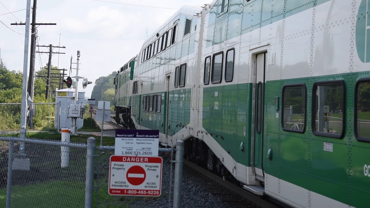 GO Transit Bombardier Bi-Level Cab Car 305 At Rouge Hill GO - YouTube