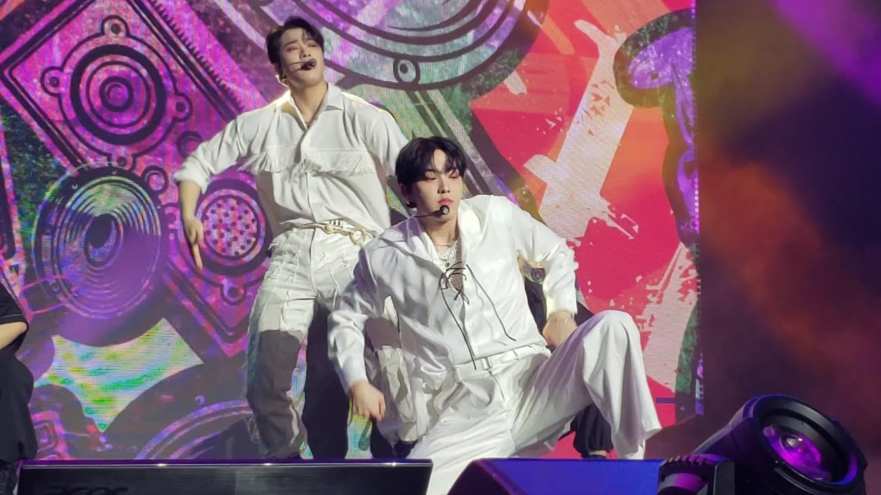 【4K】220924 ASTRO MOONBIN&SAN-HA ’BOO’ - YouTube